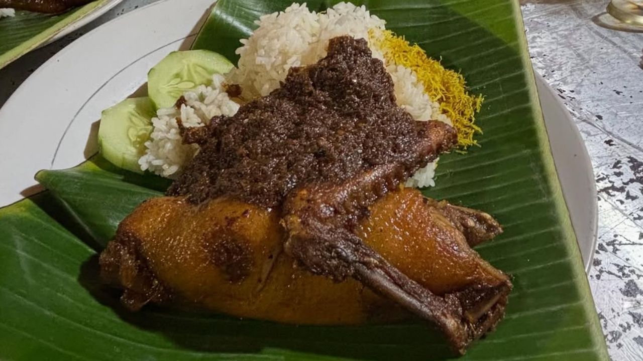 Bebek Songkem, Kuliner Tradisional Khas Madura yang Kaya Rempah